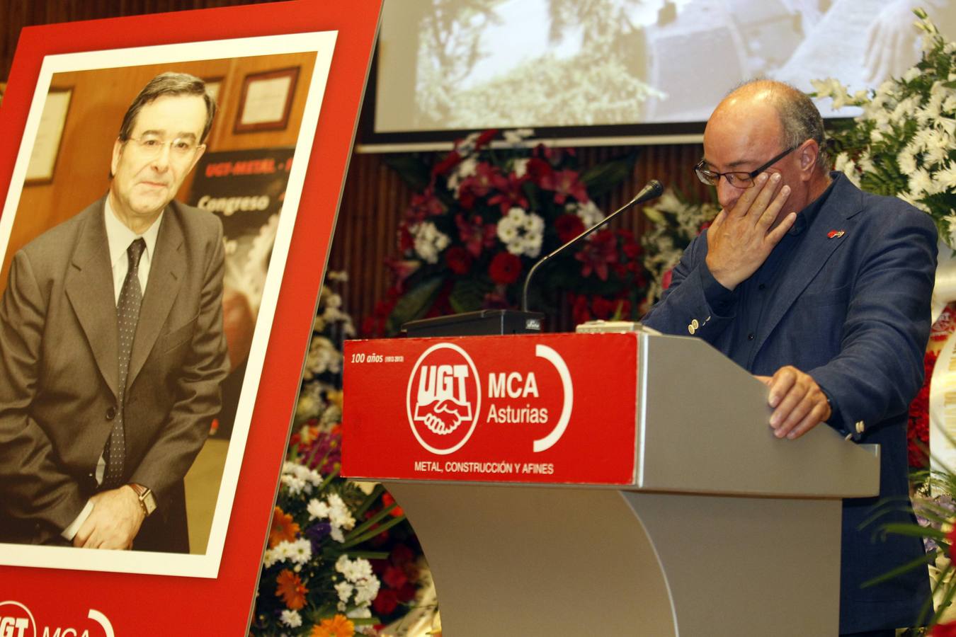 Multitudinaria despedida a Manuel Fernández 'Lito' - elcomercio.es