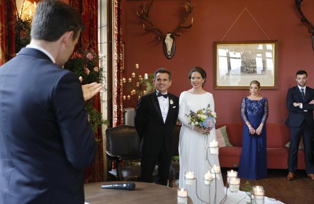Eloy Olaya le da el «sí quiero» a Lucía Vicente | El Comercio