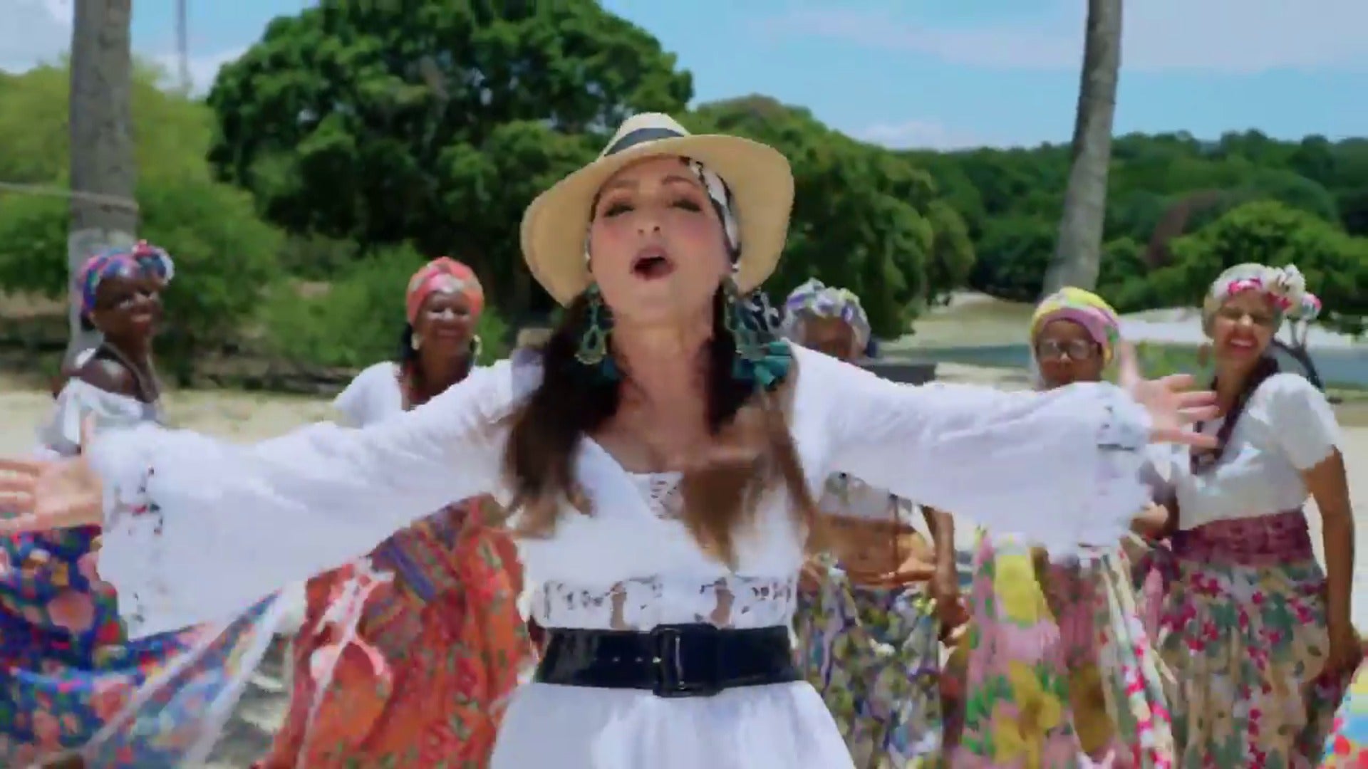Gloria Estefan regresa siete años después: 'Cuando hay amor' | El ...