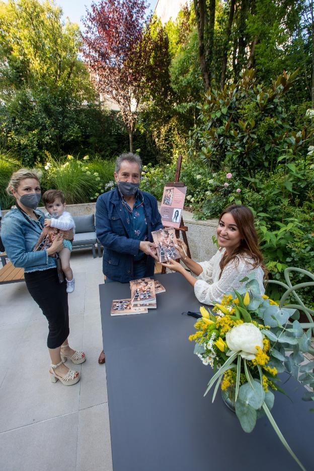 Bárbara Redondo firma su libro en Avilés | El Comercio