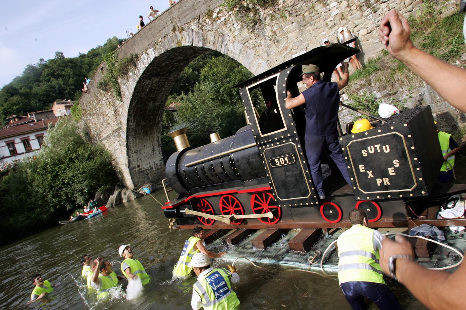 Fotos: Un recorrido visual por la historia del Descenso Folklórico del ...
