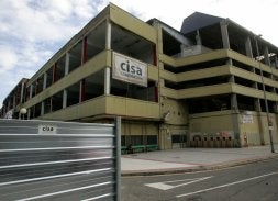 La constructora Cisa reclama medio millón de euros para dejar la obra de El Molinón | El Comercio