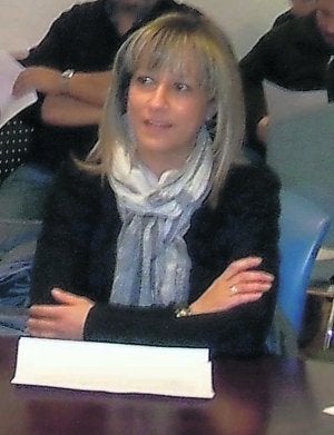 María del Carmen Arias toma posesión como edil de IU en Cangas del ...